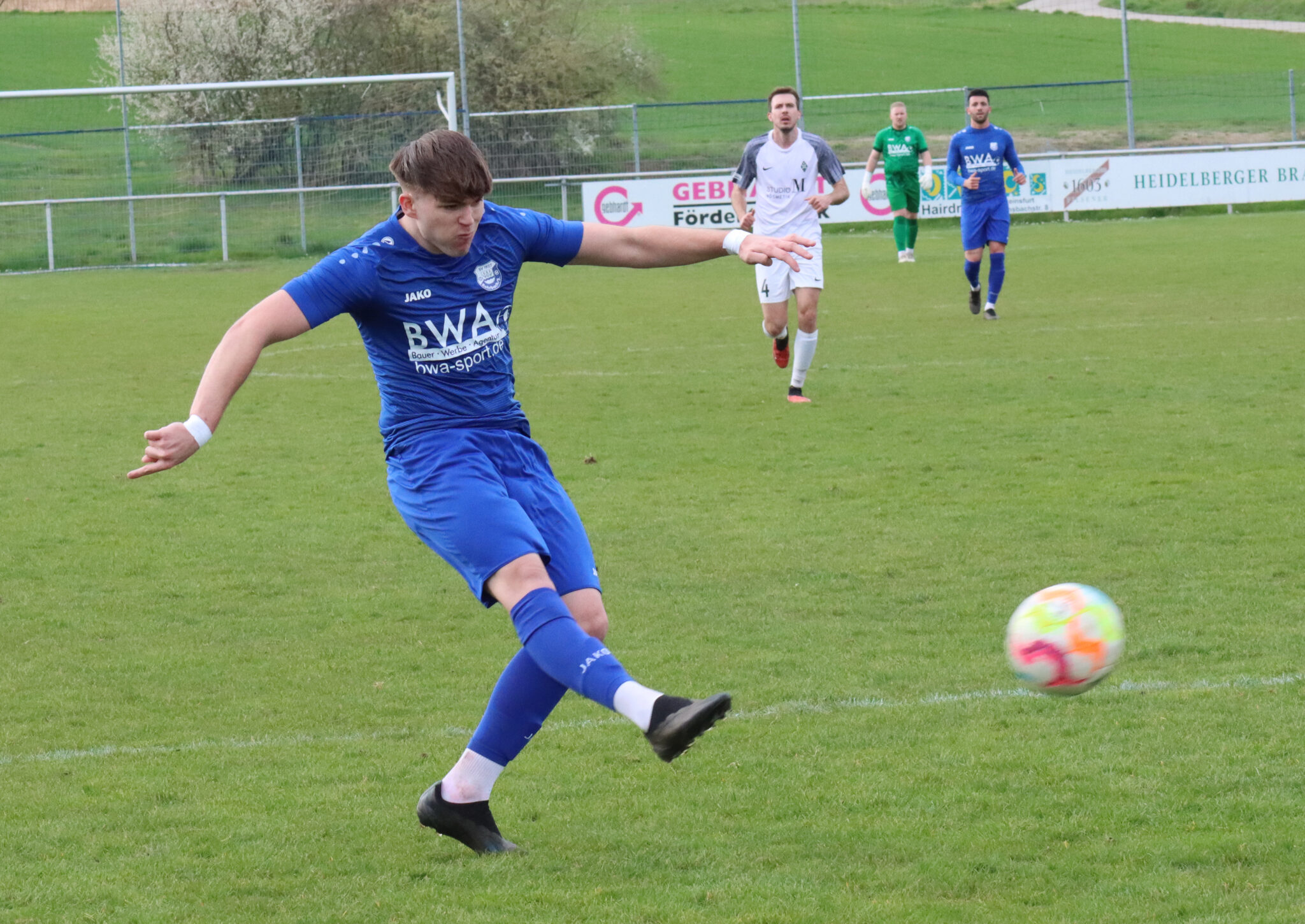 SVR rückt nach glücklichem 3:2-Erfolg über starke Stebbacher auf Platz ...